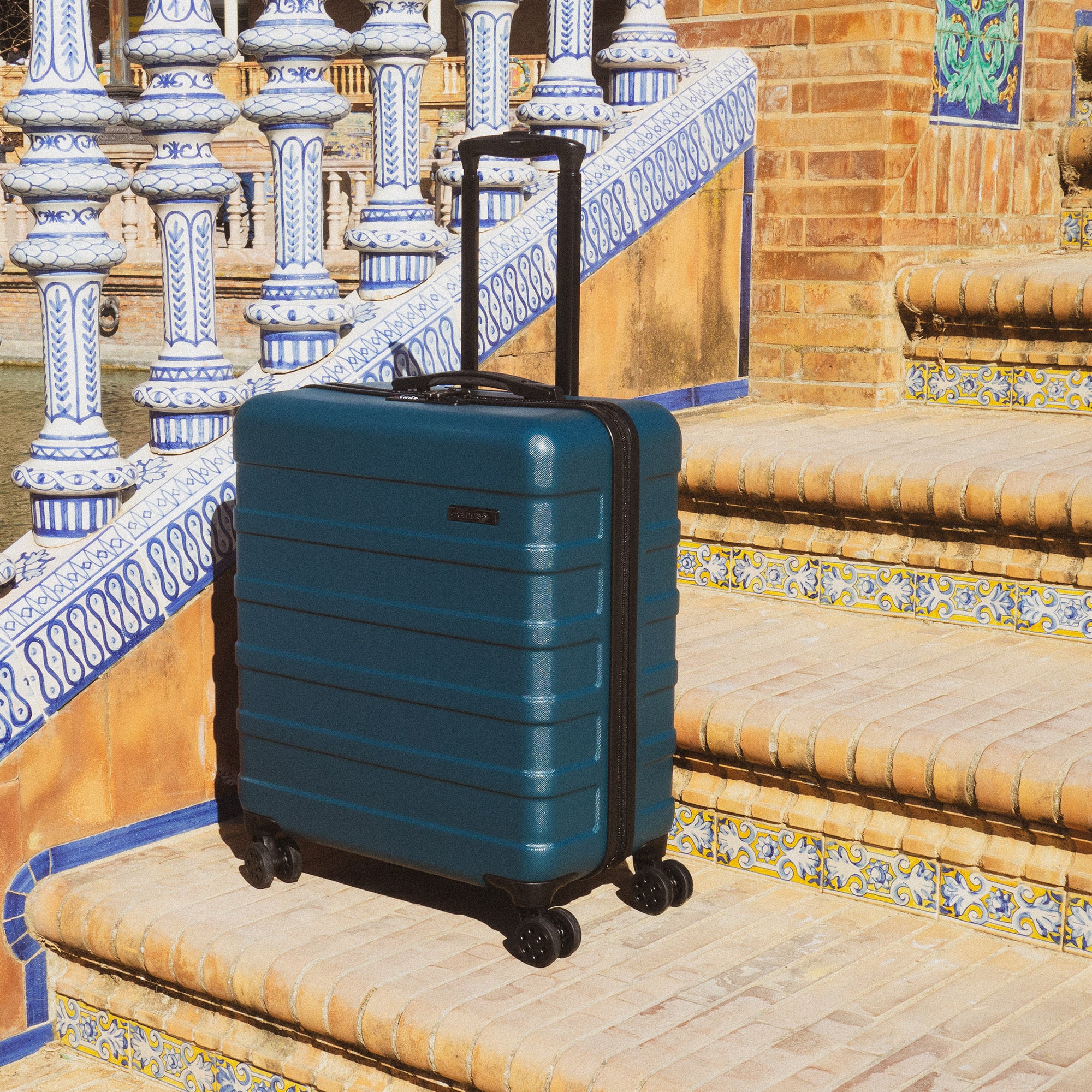 Anode 56L Easyjet Cabin Case size 56x45x25 cm – Cabin Max